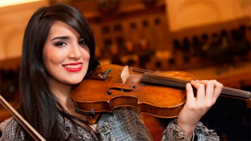 Este sábado llega la violinista internacional Aisha Syed Castro junto a ...