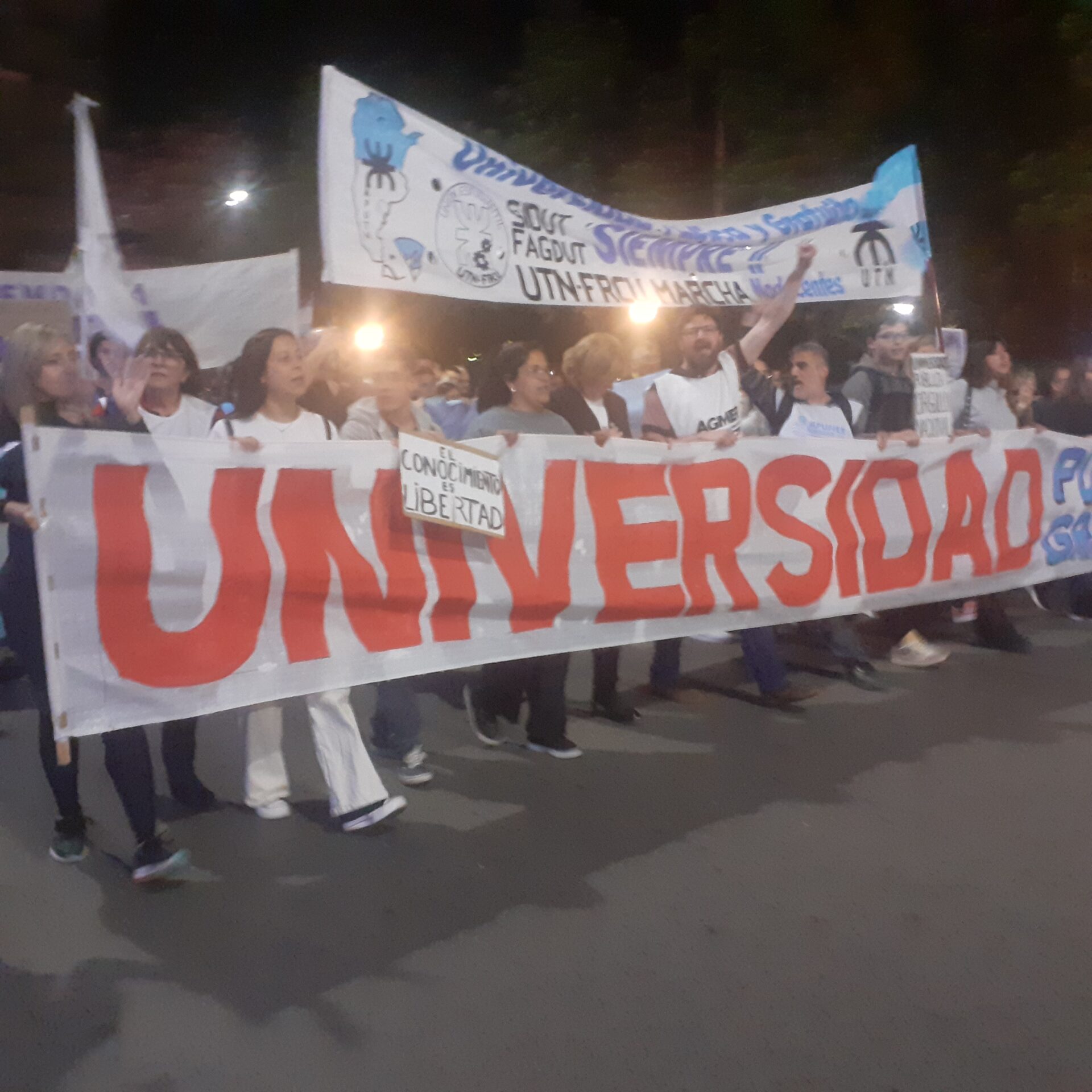 Concepción del Uruguay adhirió a la Marcha Federal en defensa de la universidad pública | DIARIO ...